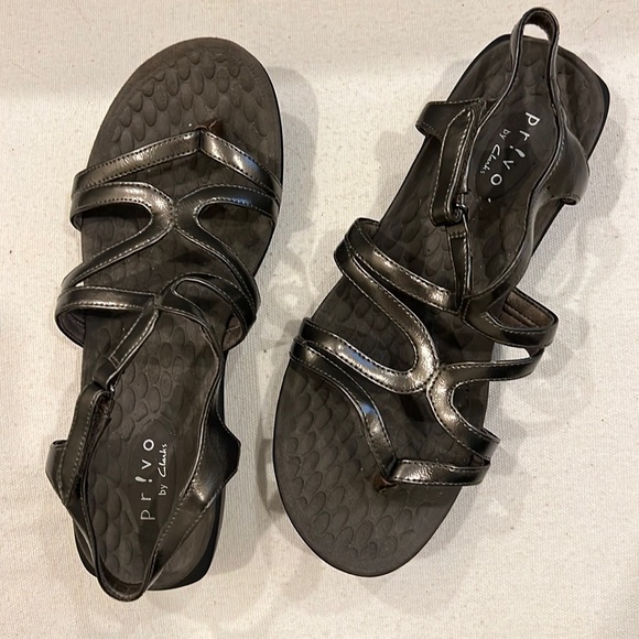 Clarks | Shoes | Sandles In Charcoal Shiny Gray | Poshmark